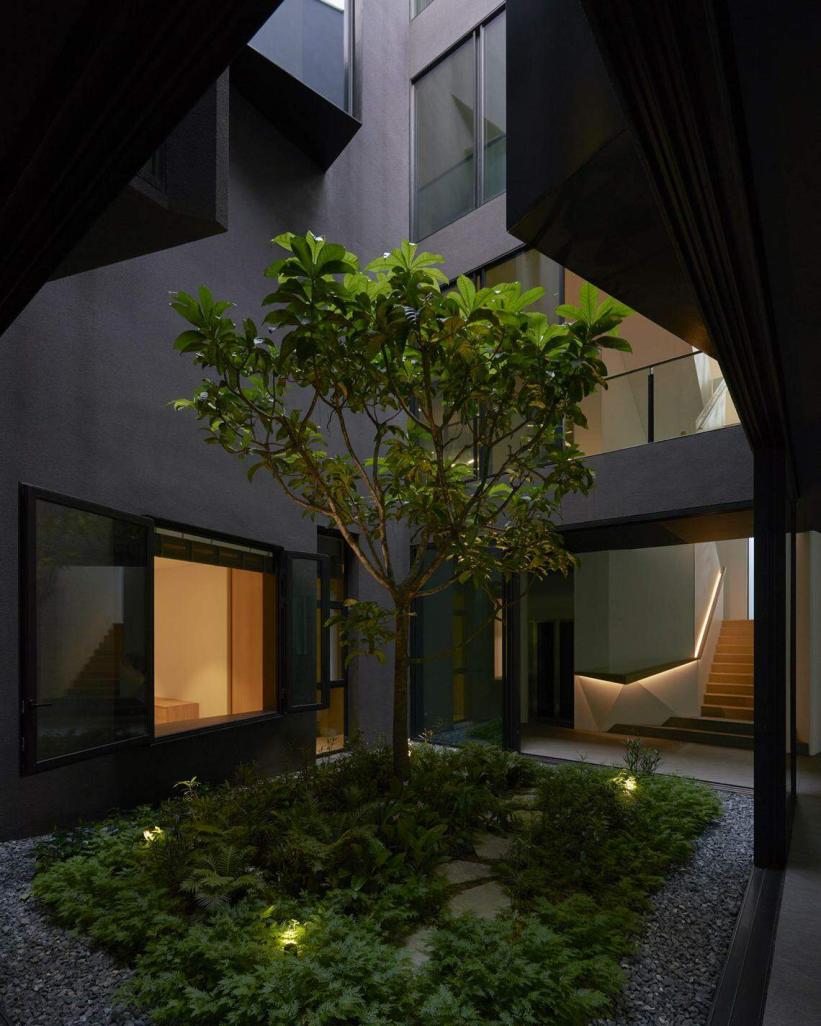 A reclusive home for a multigenerational family, BT Luxe - THE BUSINESS ...