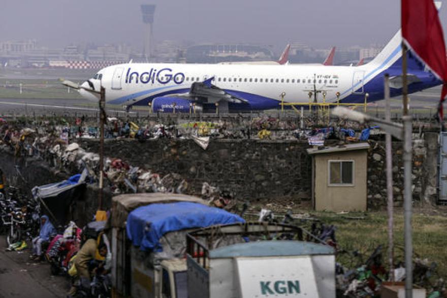 IndiGo owner sees more flyers after record profit, Jet collapse helps ...